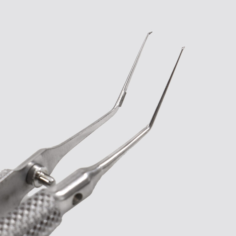 Using Stainless Utrata Capsulorhexis Forceps Effectively